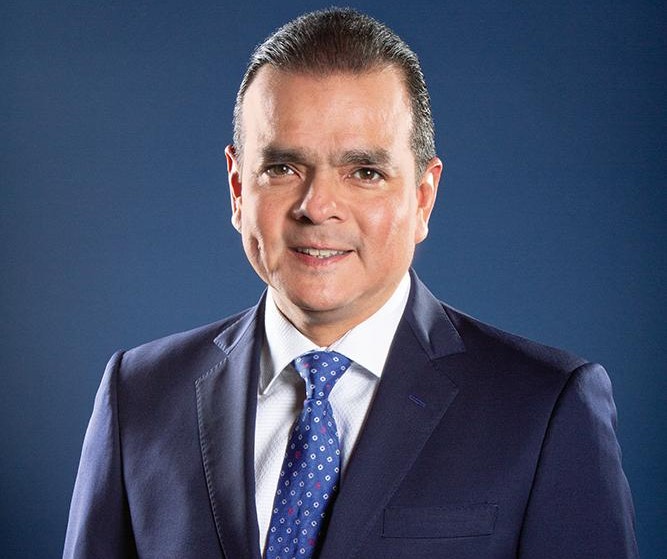 Enrique Rivas Cuellar ya no regresa a alcaldía neolaredense