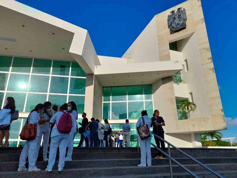 INSABI regularizará situación laboral de 86 mil médicos