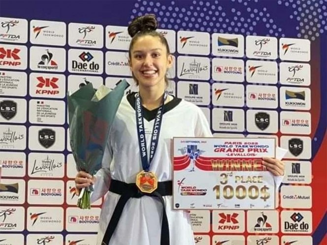 Leslie Soltero se cuelga la medalla de bronce en taekwondo en París