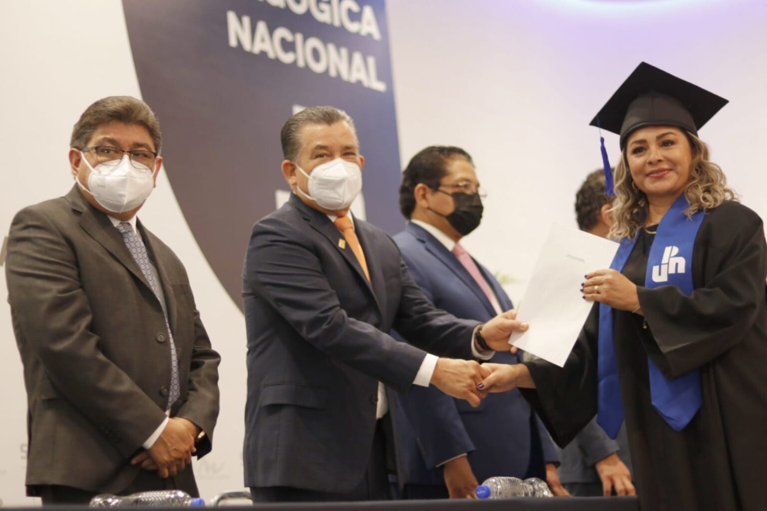 Reconoce Rigoberto Guevara esfuerzo y voluntad de alumnos y familia de ...