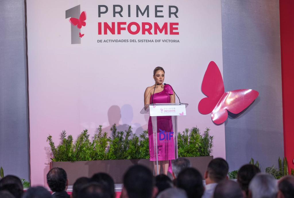 Rinde Sra Lucía Rodríguez Primer Informe Anual De Labores En Dif Victoria
