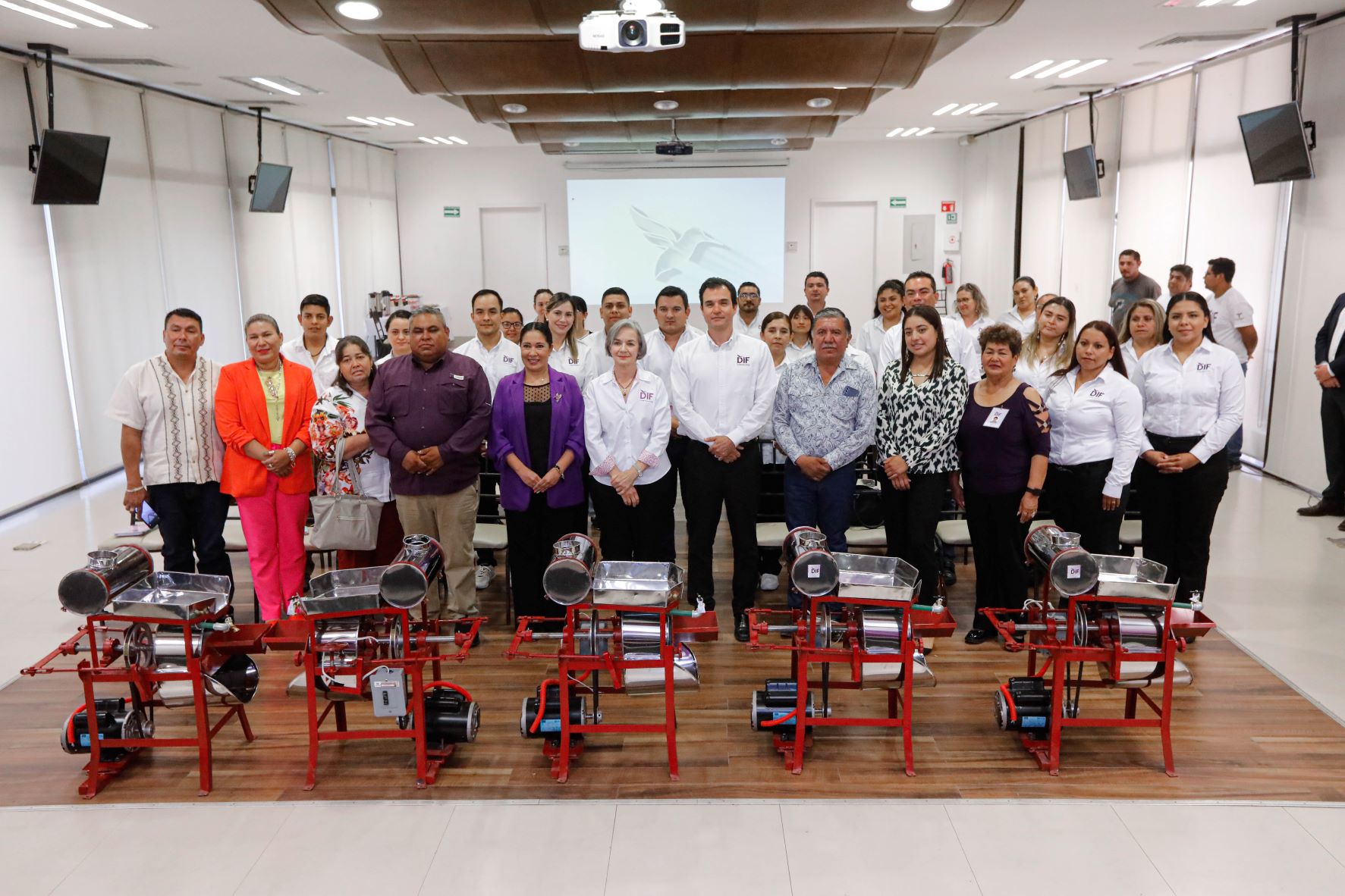 Benefician a 5 municipios del altiplano tamaulipeco con molinos eléctricos