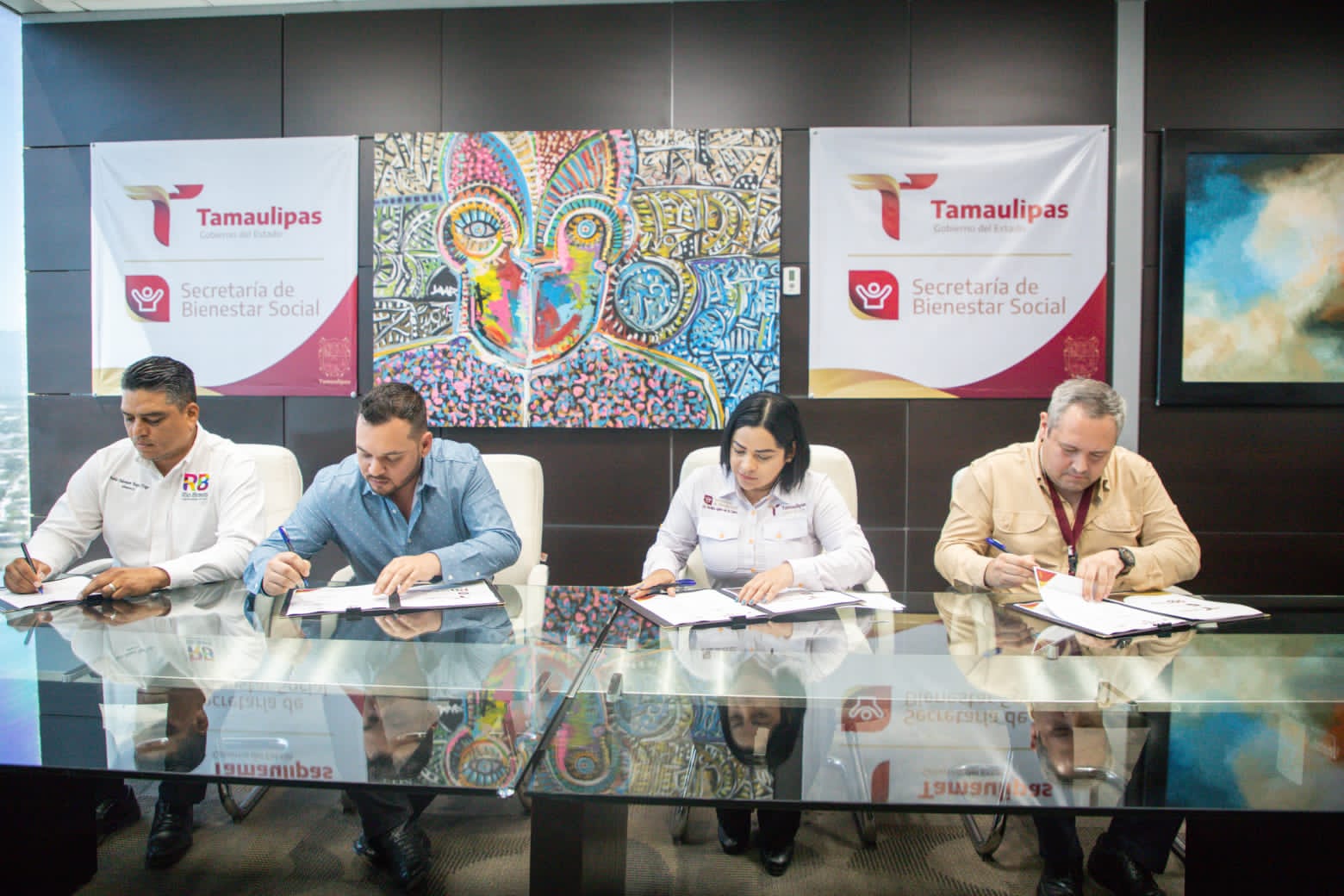 Firma SEBIEN convenio para establecer “Comedores del Bienestar” en Río Bravo